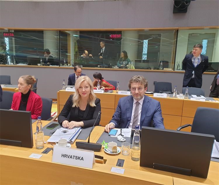 Ministarstvo rada, mirovinskog sustava, obitelji i socijalne politike ...