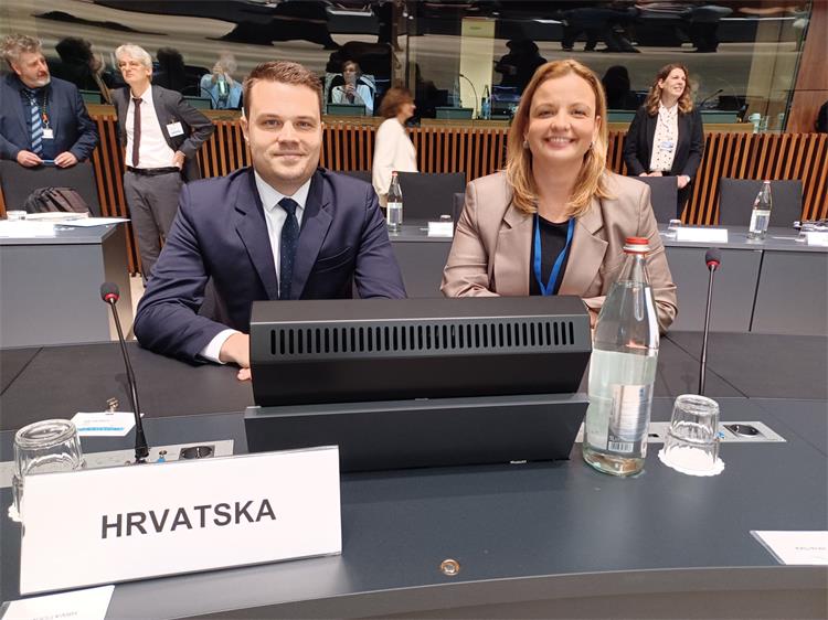 Ministarstvo rada, mirovinskog sustava, obitelji i socijalne politike ...