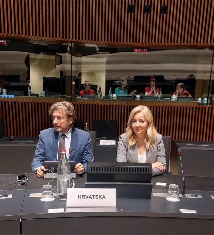 Ministarstvo rada, mirovinskog sustava, obitelji i socijalne politike ...